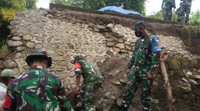 Satgas Zeni TNI AD Mulai Rekonstruksi Jembatan di Rade