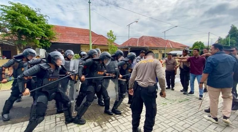 Latihan Sispamkota : Polres Lombok Utara Pastikan Pilkada 2024 Aman dan Damai