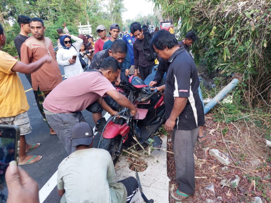 Naas, Kecelakaan WNA Asal Jerman Tabrak Pembatas Jalan dan Terjun Ke ...